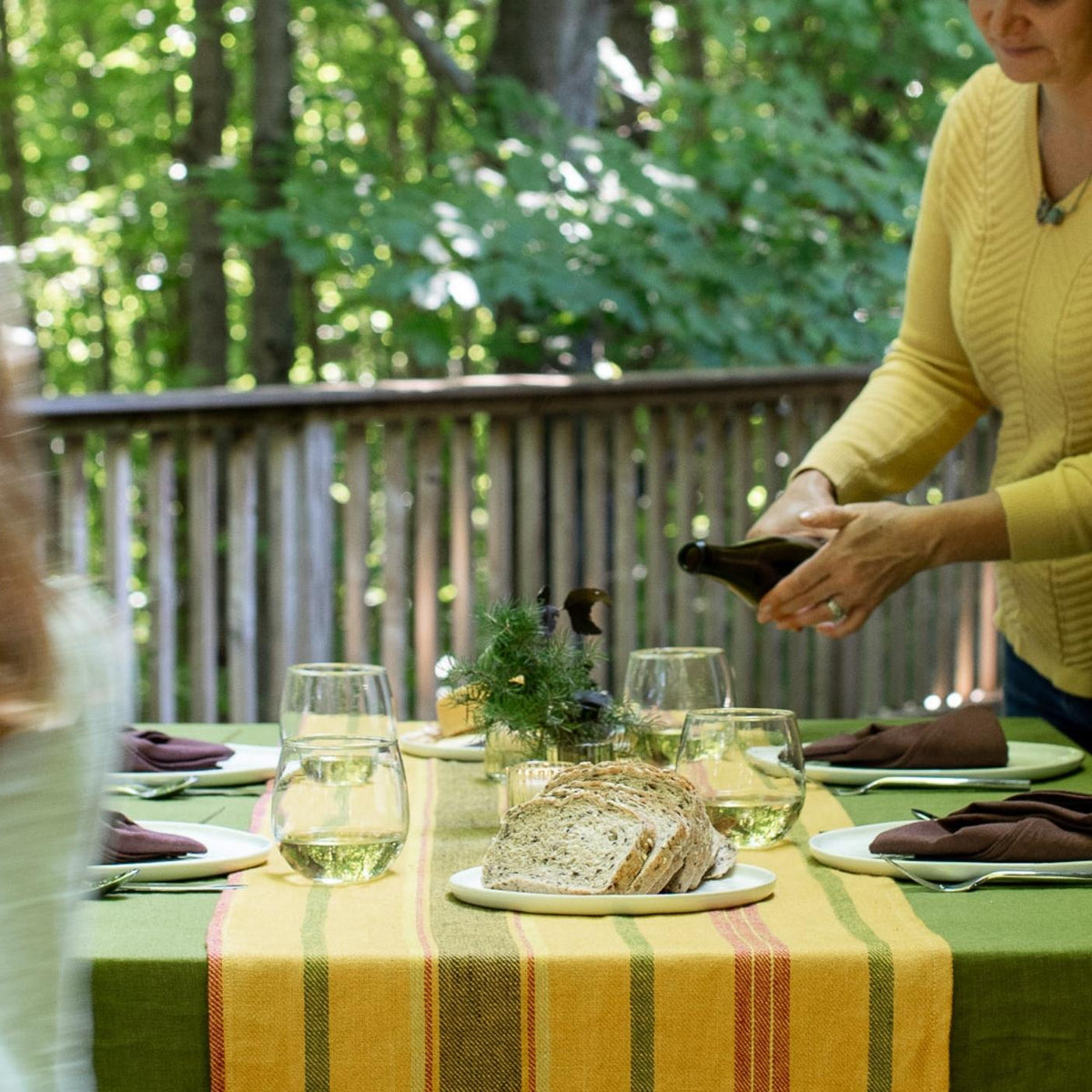 The Power of Gathering Around the Table – eelo